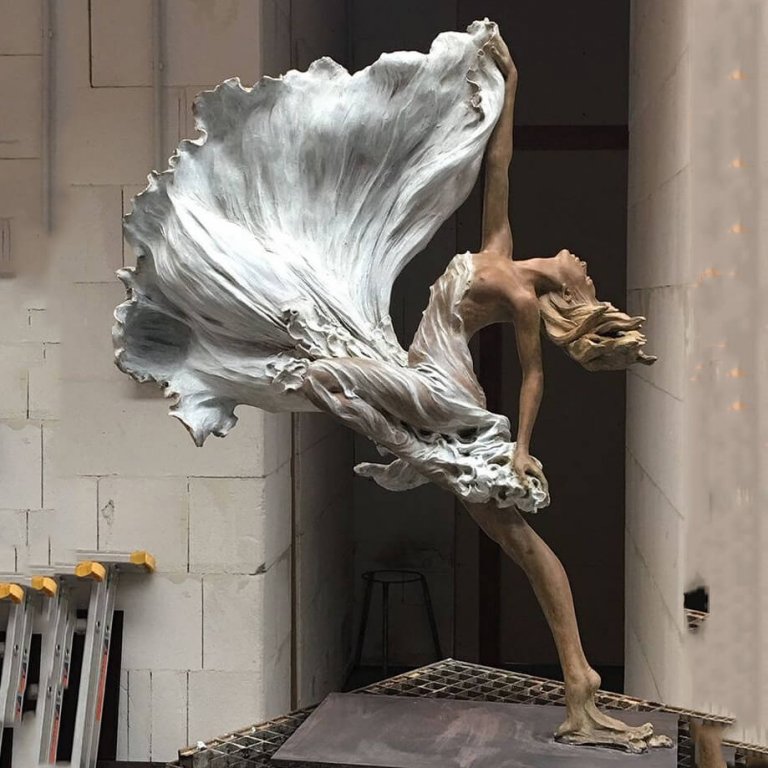 Bronze Luo Li Rong Sculpture For Sale - SevenTreeSculpture