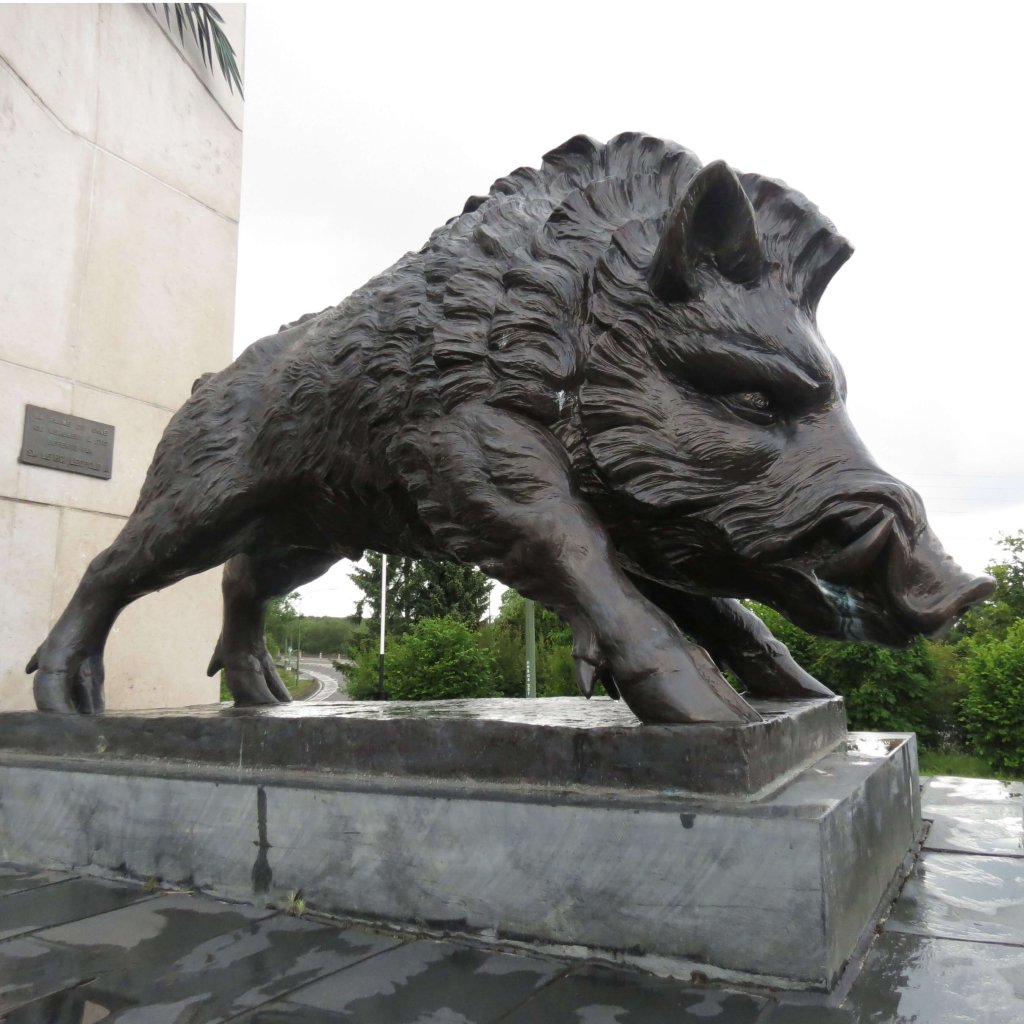 Life Size Bronze Wild Boar Sculpture For Sale - SevenTreeSculpture